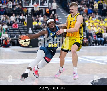 Sam GRIESEL (Alba Berlin) with Cup, trophy, Celebration, joy ...