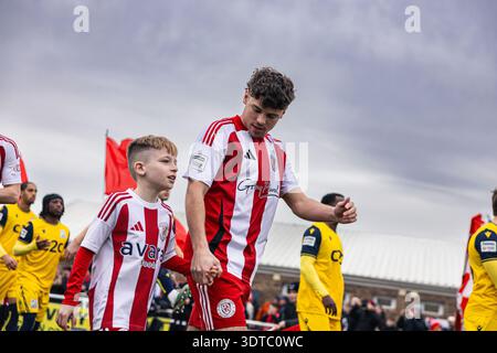 Brackley, UK. 21st Feb, 2026. Owen Mason (1 Southend United) claps ...