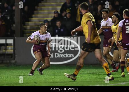 Tui Lolohea on a run during the BetFred Super League match between ...