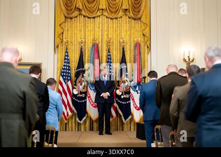 President Donald Trump award the Medal of Honor to U.S. Army Major ...