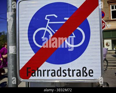 cycle path for driving with bicycle, environmentally friendly mobility ...