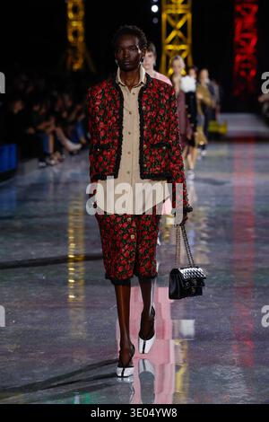 Paris, Frankreich. 09th Mar, 2026. Jennie Kim attends CHANEL Fall ...