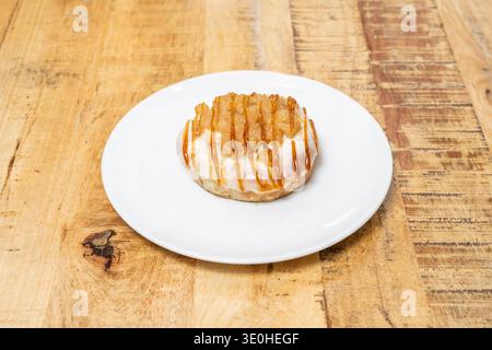 baklava-spiced cinnamon rolls with a filling of chopped walnuts ...