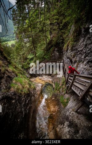 Am Wanderweg in der Klamm Themenbild Natur, Wanderung durch die ...