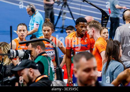 Tony van Diepen of the Netherlands looks on during the Men's 800m Final ...