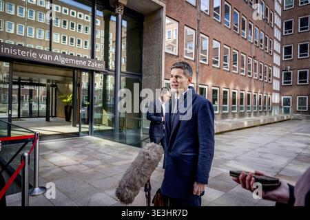THE HAGUE - Tom Berendsen, Minister of Foreign Affairs, speaks to the ...