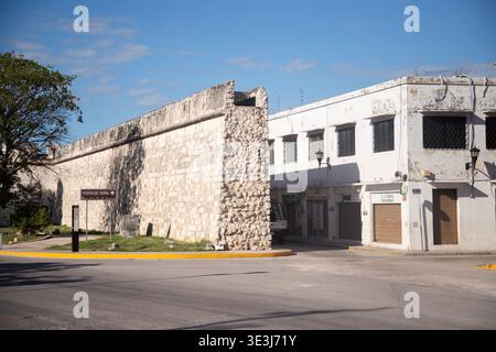 Campeche, Mexico; 1st January 2026: Promenade with monument and palm ...