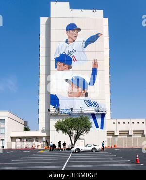 The Samurai of the Diamond mural by Robert Vargas featuring Los Angeles ...