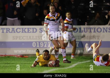 Try Jason Qare Qare during the BetFred Super League match between ...