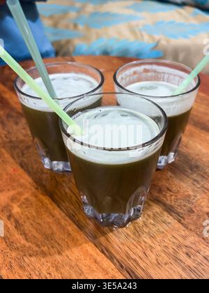 fresh sugarcane juice refreshing natural drink at street shop Stock ...