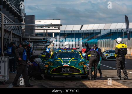 21 ORTON Will, HAWKINS Jessica, MK Racing, Aston Martin Vantage AMR GT4 ...