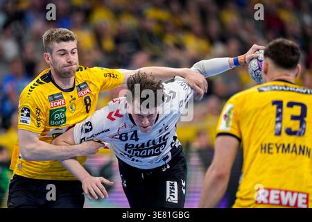 from left: Sebastian Heymann (RNL, 13), Albin Lagergren (SCM, 21), duel ...