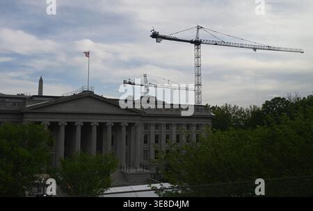 Work continues on the construction of the ballroom at the White House ...