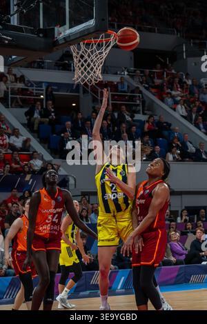 Zaragoza, Spain. 19 April 2026. Julie Allemand (Fenerbahce) during ...