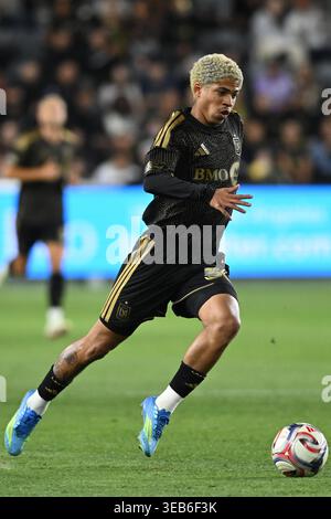 LAFC Forward David Martinez (30) defends the ball against Seattle ...