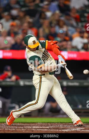 Baltimore Orioles' Pete Alonso hits a home run off Seattle Mariners ...