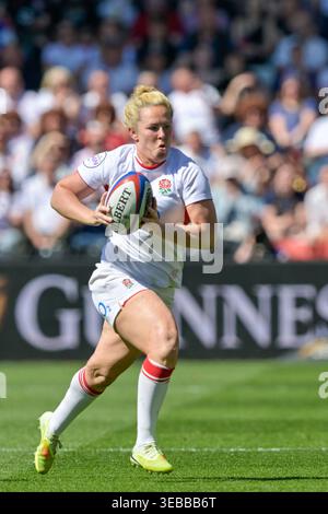 Bristol, ENGLAND. 25th Apr 2026. England's Lucy Packer Guiness Women's ...