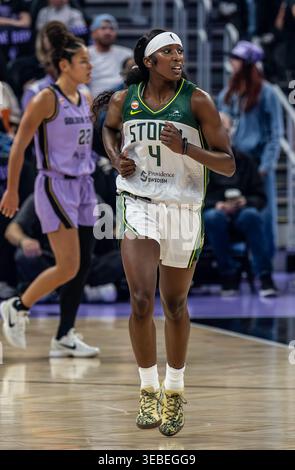 April 25 2026 Seattle Storm forward Grace VanSlooten(40)shoots the ball ...