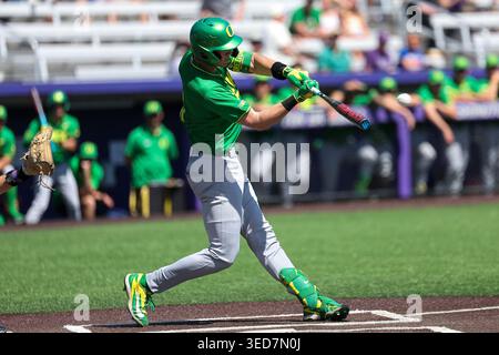 Oregon catcher Brayden Jaksa (11) collects on e of his three hits ...