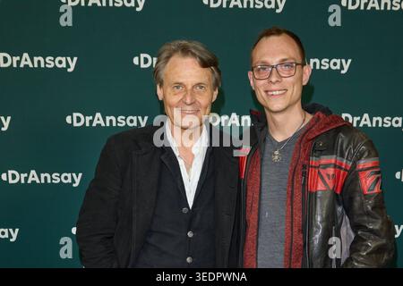 Wolfgang Bahro mit Sohn David Bahro bei der Premiere des Kinofilms ...