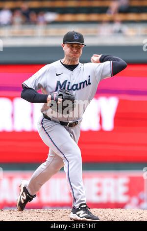 Miami Marlins pitcher John King prepares to throw during the seventh ...