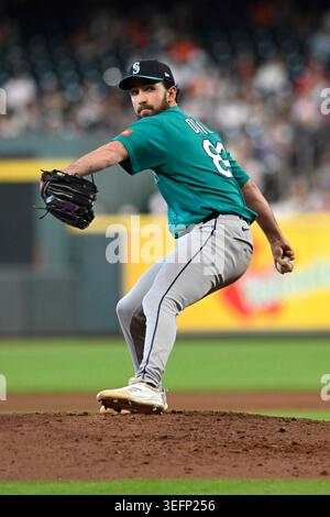 Seattle Mariners pitcher Nick Davila in action during a baseball game ...
