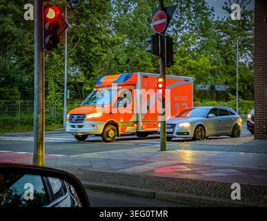 Berlin Straßenverkehr, Verkehr: Straßenszene Waidmannsluster Damm / BAB ...
