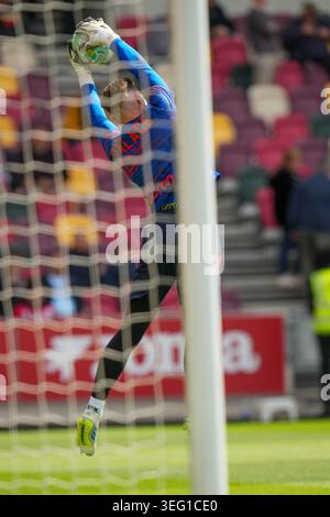 Dean Henderson of Crystal Palace FC lifts the trophy during the award ...