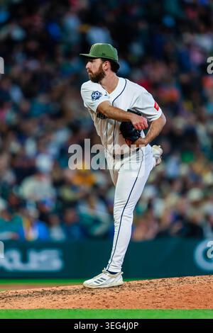 Seattle Mariners pitcher Nick Davila in action during a baseball game ...