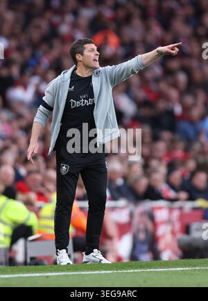Michael Jackson (Burnley manager) at the Arsenal v Burnley EPL match ...