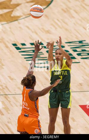 Seattle Storm guard Taylor Thierry (3) gets off a pass against Phoenix ...
