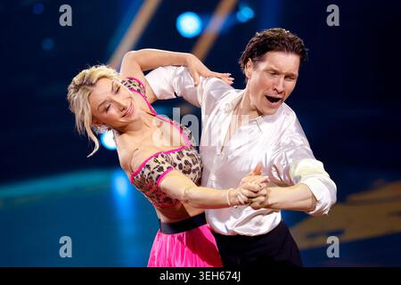 Singer Anna-Carina Woitschack and dancer Evgeny Vinokurov win the final ...