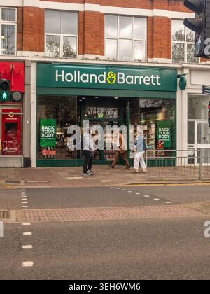 LONDON - APRIL 15, 2026: CHISWICK HIGH ROAD W4 – Waterstones bookshop ...