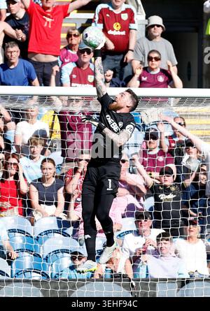 Wolverhampton Wanderers goalkeeper Jose Sa at the final whistle after ...