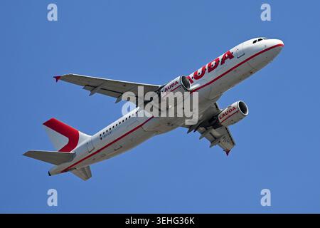 Airbus A320-214 Lauda Europe 9H-LMT .Aircraft to Fiumicino airport ...