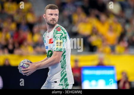 Philipp Weber (SCM, 20), with the ball, single image, individual photo ...