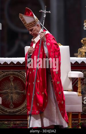 Pope Leo XIV leaves at the end of a Mass for the Solemnity of Pentecost ...
