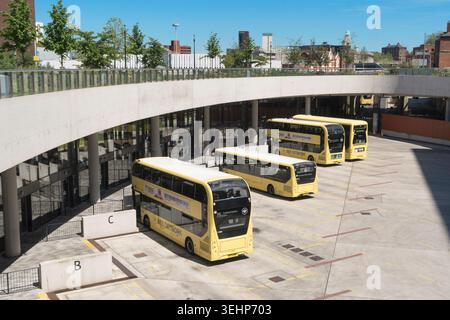 A 'Bee Network' bus in Manchester City Centre. XXXX. Picture date ...