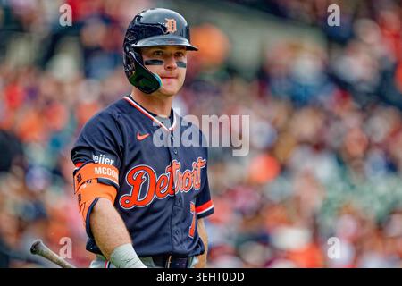 Detroit Tigers shortstop Kevin McGonigle fields a ground ball hit by ...