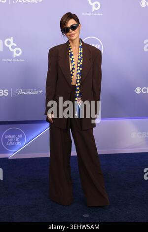 Lisa Rinna at arrivals for The 52nd American Music Awards - ARRIVALS 02 ...