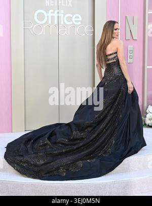 LOS ANGELES - MAY 26: Jennifer Lopez at the Office Romance Premiere at ...