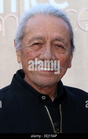 LOS ANGELES - MAY 26: Edward James Olmos, Jennifer Lopez at the Office ...