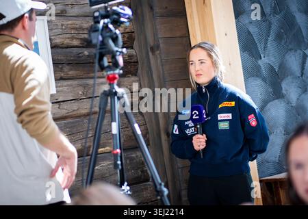 Sognefjellet 20260527. Oskar Opstad Vike together with the elite cross ...