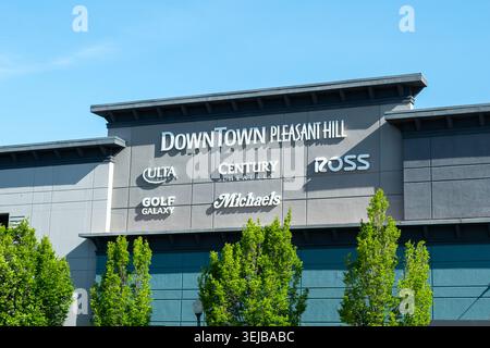 Exterior of Downtown Pleasant Hill shopping center with retail and ...