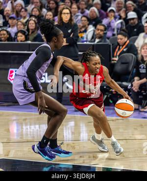May 28 2026 Indiana guard Kelsey Mitchell (0)sets the play during the ...