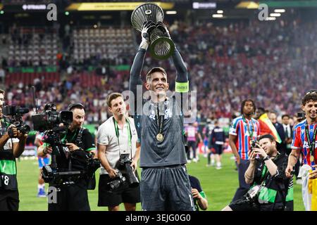 Dean Henderson of Crystal Palace FC reacts during the UEFA Conference ...