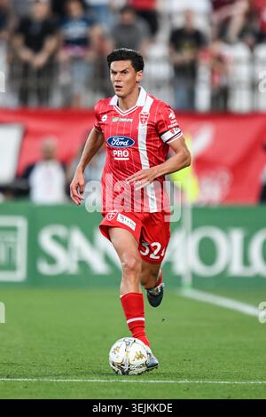 Matteo Pessina in action during the Serie B match between AC Monza and ...
