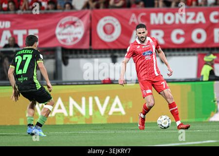 Paulo Azzi in action during the Serie B match between AC Monza and ...