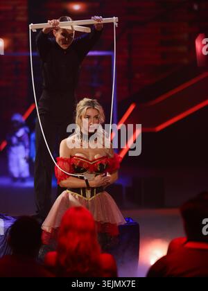 Singer Anna-Carina Woitschack and dancer Evgeny Vinokurov win the final ...