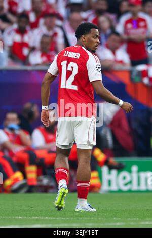 BUDAPEST - Jurrien Timber of Arsenal FC disappointed after the UEFA ...